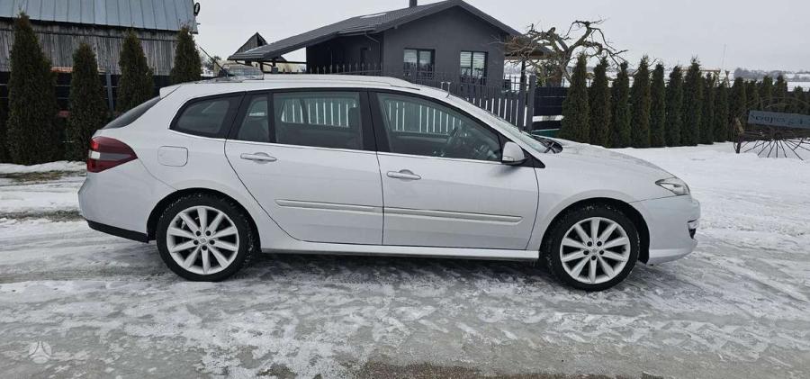 Grey Renault Laguna 2011 in Marijampole, with an engine capacity of 1.46 L and mileage of 257 thousand km for 3500 €, photo 4 on AUTOMOTO.COM.LV