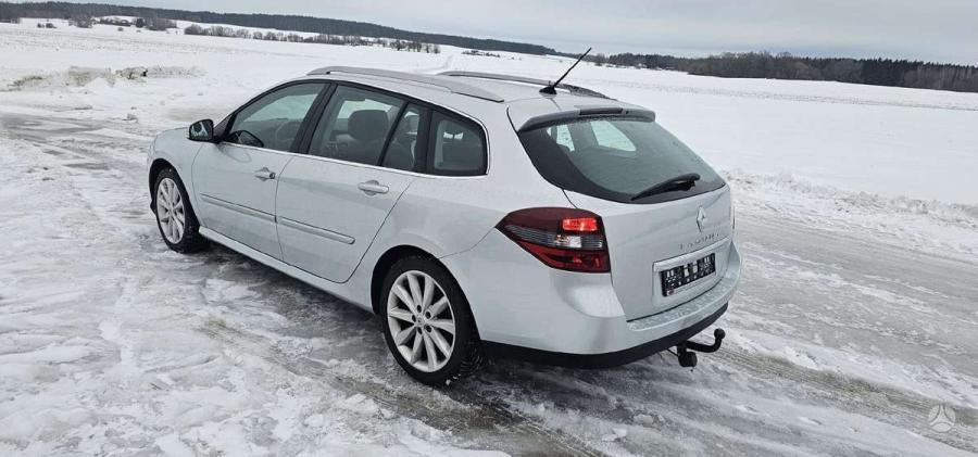 Grey Renault Laguna 2011 in Marijampole, with an engine capacity of 1.46 L and mileage of 257 thousand km for 3500 €, photo 9 on AUTOMOTO.COM.LV