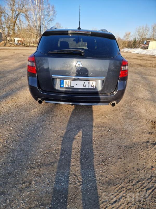 Pelēks Renault Laguna 2011 Daugavpils, ar dzinēja tilpumu 2.00 L un nobraukumu 296 tūkst. km par 3600 €, foto 6 vietnē AUTOMOTO.COM.LV