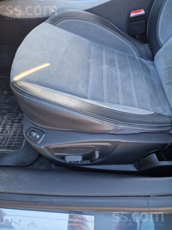 Pelēks Renault Laguna 2011 Daugavpils, ar dzinēja tilpumu 2.00 L un nobraukumu 296 tūkst. km par 3600 €, foto 10 vietnē AUTOMOTO.COM.LV
