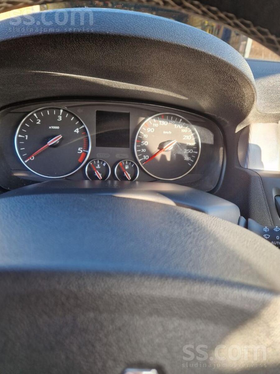 Pelēks Renault Laguna 2011 Daugavpils, ar dzinēja tilpumu 2.00 L un nobraukumu 296 tūkst. km par 3600 €, foto 12 vietnē AUTOMOTO.COM.LV
