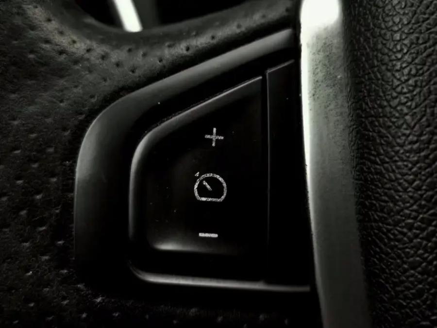Grey Renault Laguna 2011 in Riga, with an engine capacity of 2.00 L and mileage of 230 thousand km for 3690 €, photo 15 on AUTOMOTO.COM.LV