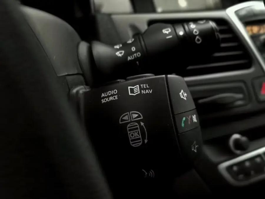 Grey Renault Laguna 2011 in Riga, with an engine capacity of 2.00 L and mileage of 230 thousand km for 3690 €, photo 17 on AUTOMOTO.COM.LV
