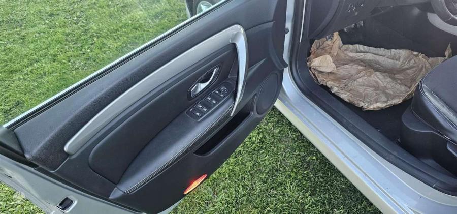 Pelēks Renault Laguna 2011 Marijampole, ar dzinēja tilpumu 1.46 L un nobraukumu 240 tūkst. km par 3500 €, foto 12 vietnē AUTOMOTO.COM.LV
