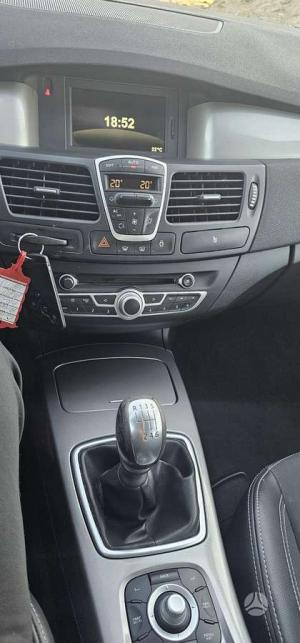 Pelēks Renault Laguna 2011 Marijampole, ar dzinēja tilpumu 1.46 L un nobraukumu 240 tūkst. km par 3500 €, foto 16 vietnē AUTOMOTO.COM.LV