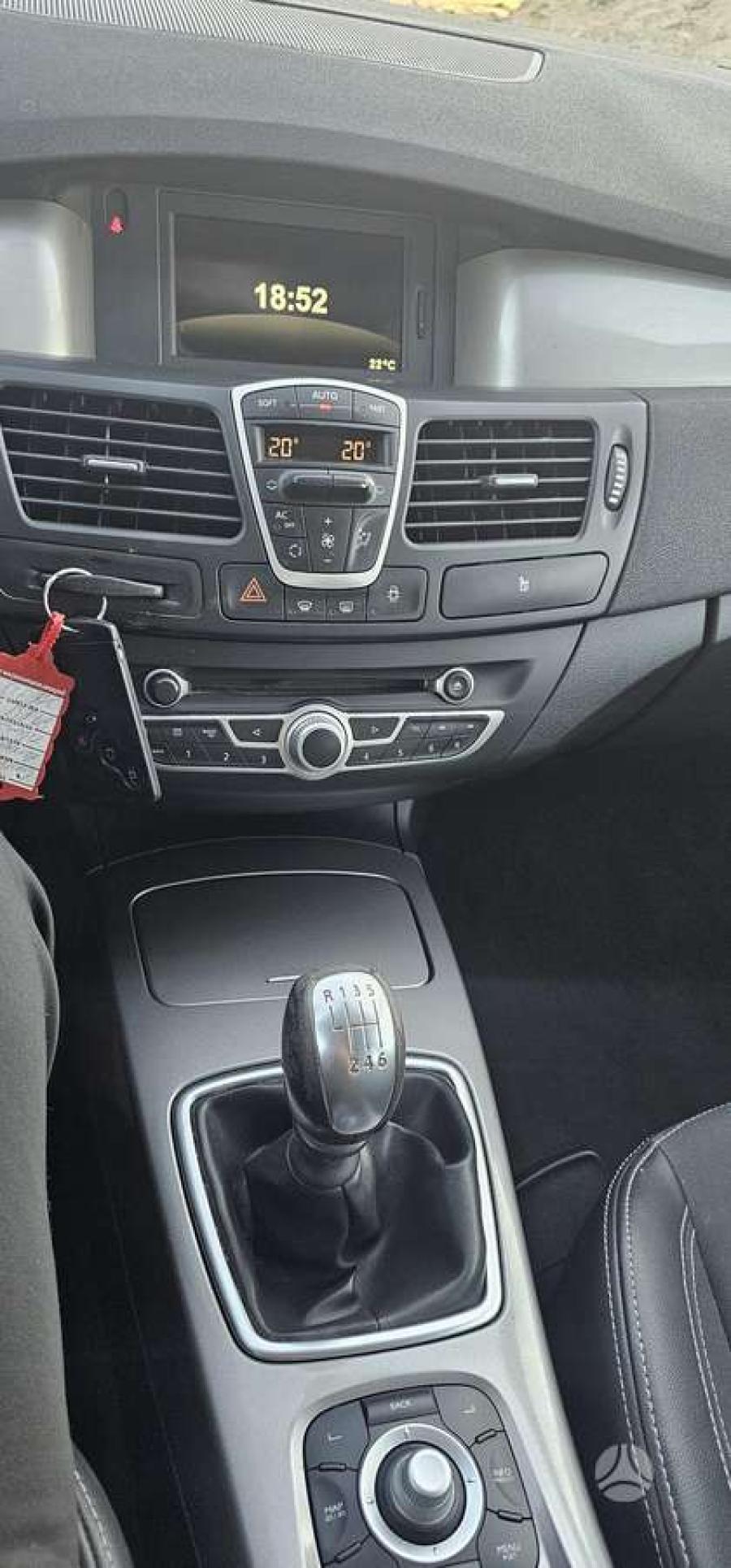 Pelēks Renault Laguna 2011 Marijampole, ar dzinēja tilpumu 1.46 L un nobraukumu 240 tūkst. km par 3500 €, foto 16 vietnē AUTOMOTO.COM.LV