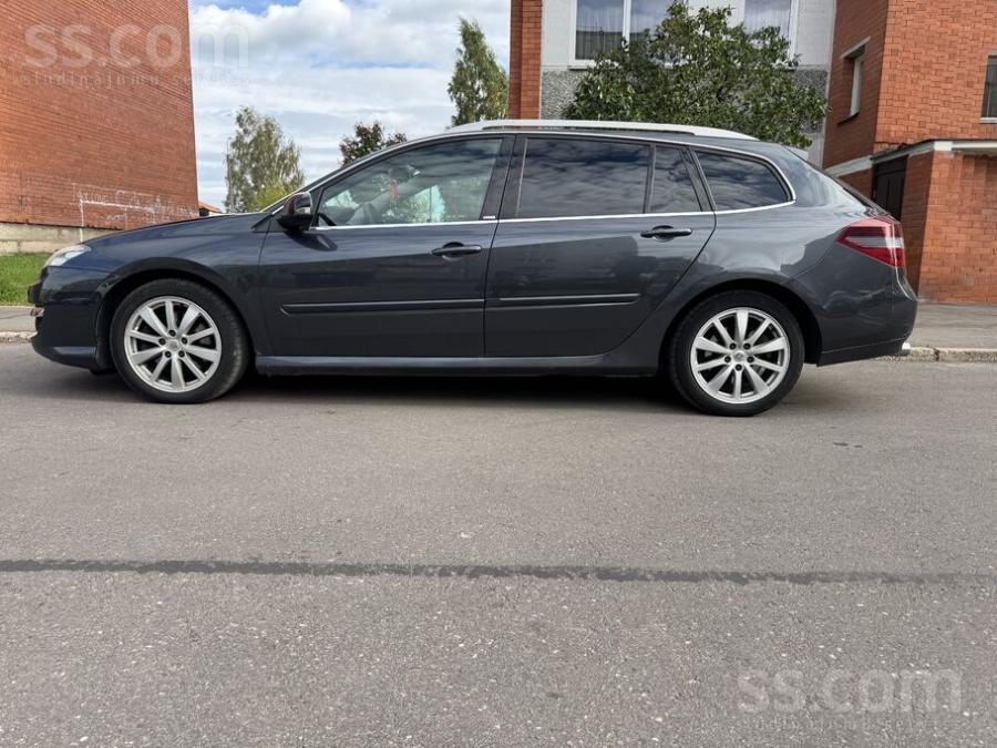 Pelēks Renault Laguna 2011 Daugavpils, ar dzinēja tilpumu 2.00 L un nobraukumu 313 tūkst. km par 3500 €, foto 4 vietnē AUTOMOTO.COM.LV