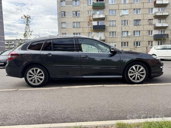 Pelēks Renault Laguna 2011 Daugavpils, ar dzinēja tilpumu 2.00 L un nobraukumu 313 tūkst. km par 3500 €, foto 5 vietnē AUTOMOTO.COM.LV