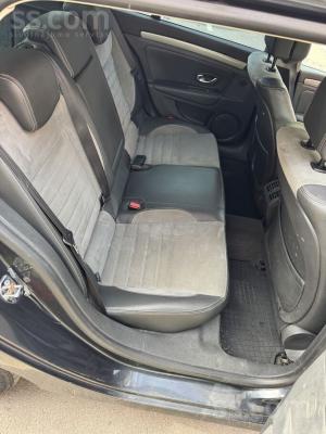 Pelēks Renault Laguna 2011 Daugavpils, ar dzinēja tilpumu 2.00 L un nobraukumu 313 tūkst. km par 3500 €, foto 10 vietnē AUTOMOTO.COM.LV