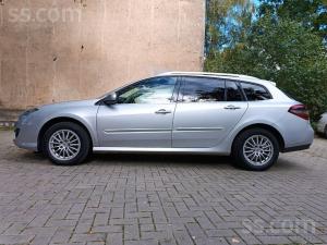 Pelēks Renault Laguna 2012 Rīga, ar dzinēja tilpumu 1.50 L un nobraukumu 314 tūkst. km par 2990 €, foto 5 vietnē AUTOMOTO.COM.LV
