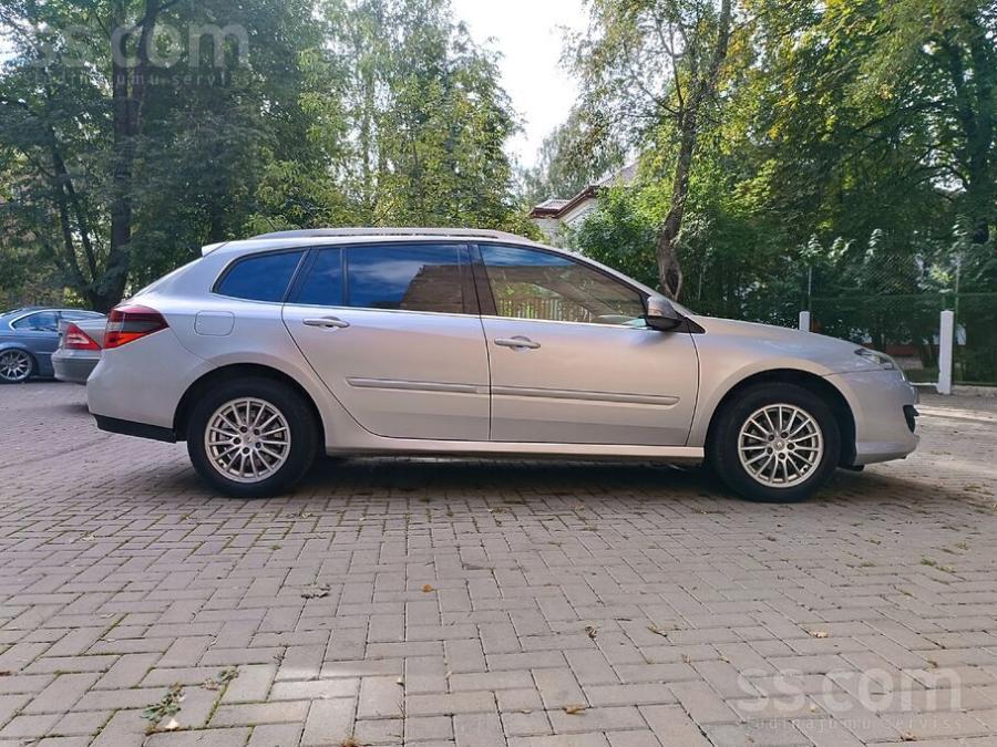 Pelēks Renault Laguna 2012 Rīga, ar dzinēja tilpumu 1.50 L un nobraukumu 314 tūkst. km par 2990 €, foto 6 vietnē AUTOMOTO.COM.LV