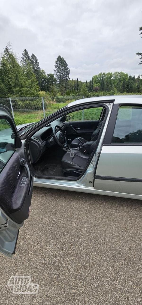 Renault Laguna 2001 Kauņa, ar dzinēja tilpumu 1.80 L un nobraukumu 307 tūkst. km par 550 €, foto 2 vietnē AUTOMOTO.COM.LV