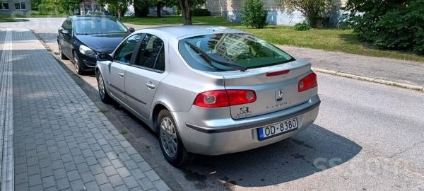 Renault Laguna 2005 Rīga, ar dzinēja tilpumu 2.00 L un nobraukumu 285 tūkst. km par 1000 €, foto 3 vietnē AUTOMOTO.COM.LV