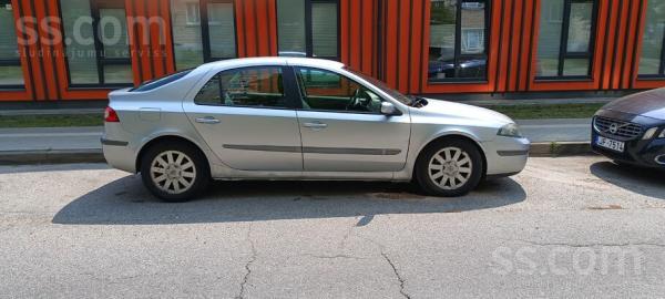 Renault Laguna 2005 Rīga, ar dzinēja tilpumu 2.00 L un nobraukumu 285 tūkst. km par 1000 €, foto 9 vietnē AUTOMOTO.COM.LV