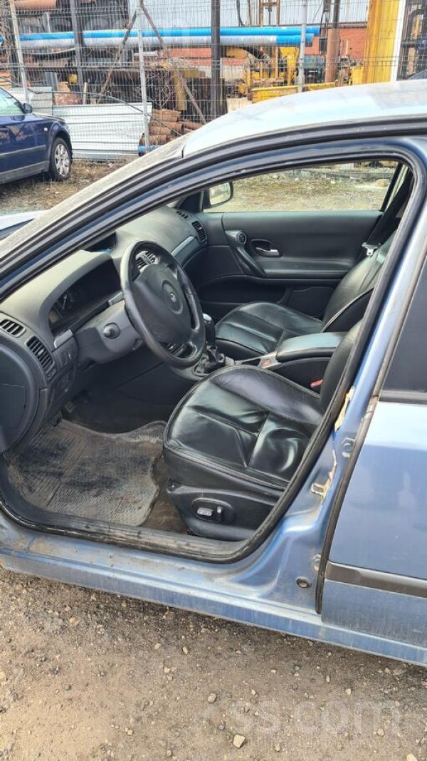 Renault Laguna 2005 in Riga, with an engine capacity of 2.00 L and mileage of 182 thousand km for 1400 €, photo 6 on AUTOMOTO.COM.LV