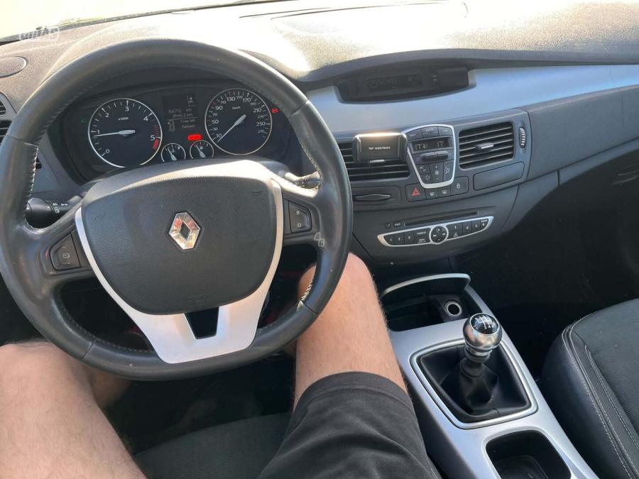 Renault Laguna 2007 in Klaipeda, with an engine capacity of 2.00 L and mileage of 307 thousand km for 1290 €, photo 11 on AUTOMOTO.COM.LV