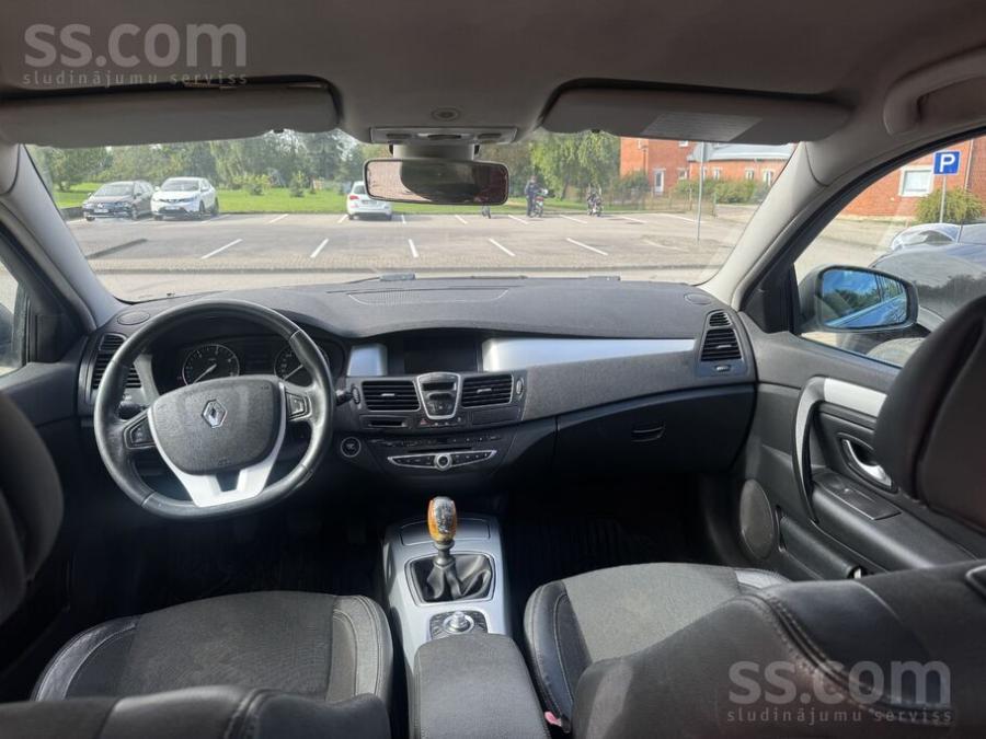 Renault Laguna 2007 in Saldus, with an engine capacity of 2.00 L and mileage of 369 thousand km for 1450 €, photo 6 on AUTOMOTO.COM.LV