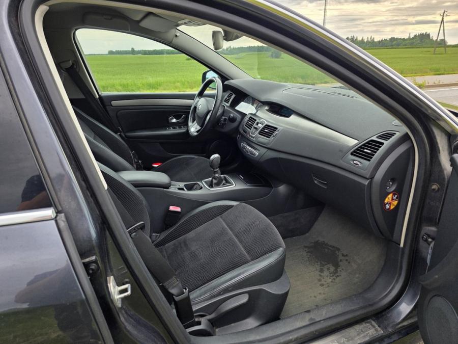 Renault Laguna 2009 in Viljandi, with an engine capacity of 2.00 L and mileage of 170 thousand km for 3200 €, photo 26 on AUTOMOTO.COM.LV