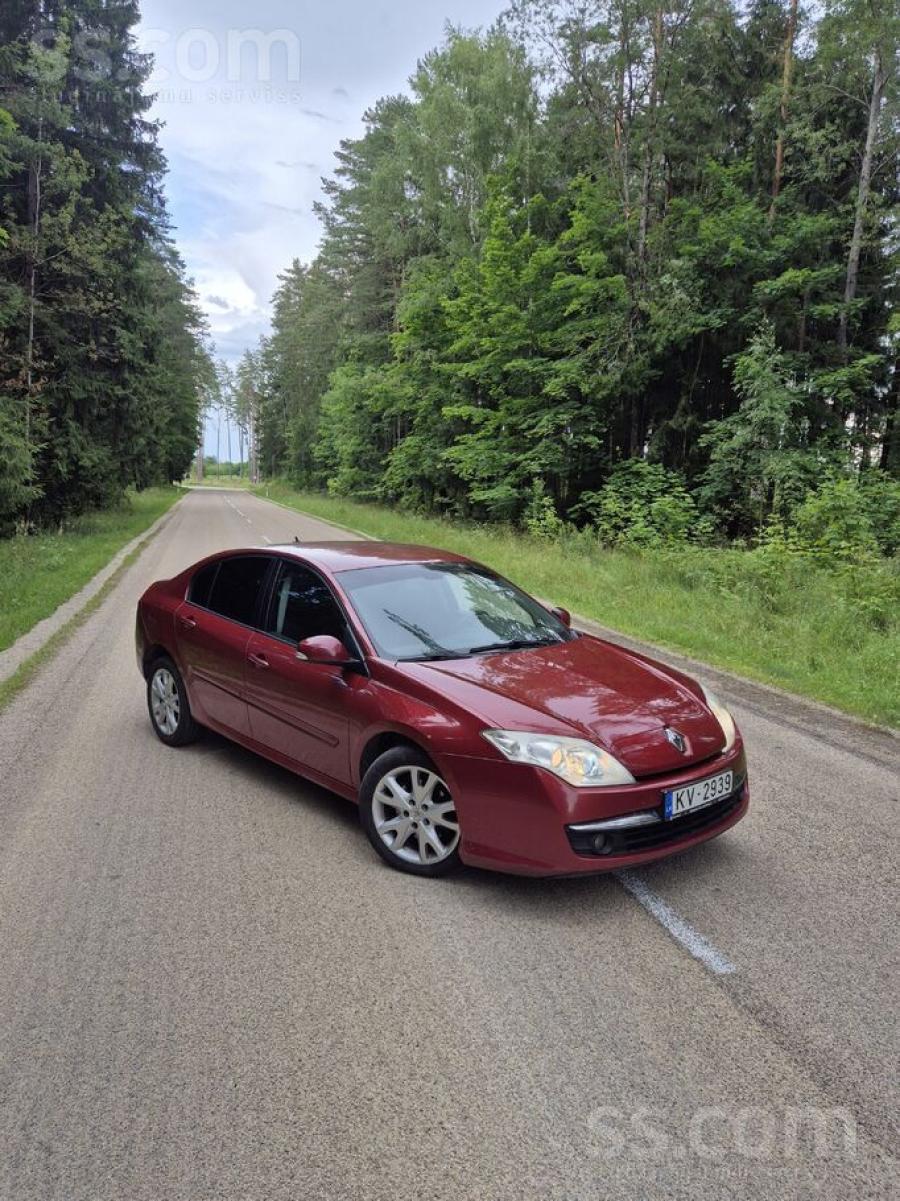 Red Renault Laguna 2008 in Daugavpils, with an engine capacity of 2.00 L and mileage of 322 thousand km for 1550 €, photo 1 on AUTOMOTO.COM.LV