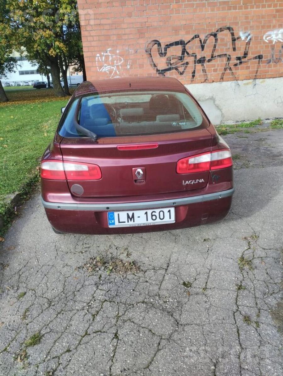 Red Renault Laguna 2004 in Riga, with an engine capacity of 2.00 L and mileage of 236 thousand km for 1100 €, photo 7 on AUTOMOTO.COM.LV