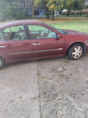 Red Renault Laguna 2004 in Riga, with an engine capacity of 2.00 L and mileage of 236 thousand km for 1100 €, photo 11 on AUTOMOTO.COM.LV