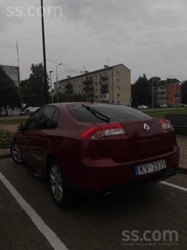 Sarkans Renault Laguna 2008 Rīga, ar dzinēja tilpumu 2.00 L un nobraukumu 337 tūkst. km par 1650 €, foto 4 vietnē AUTOMOTO.COM.LV