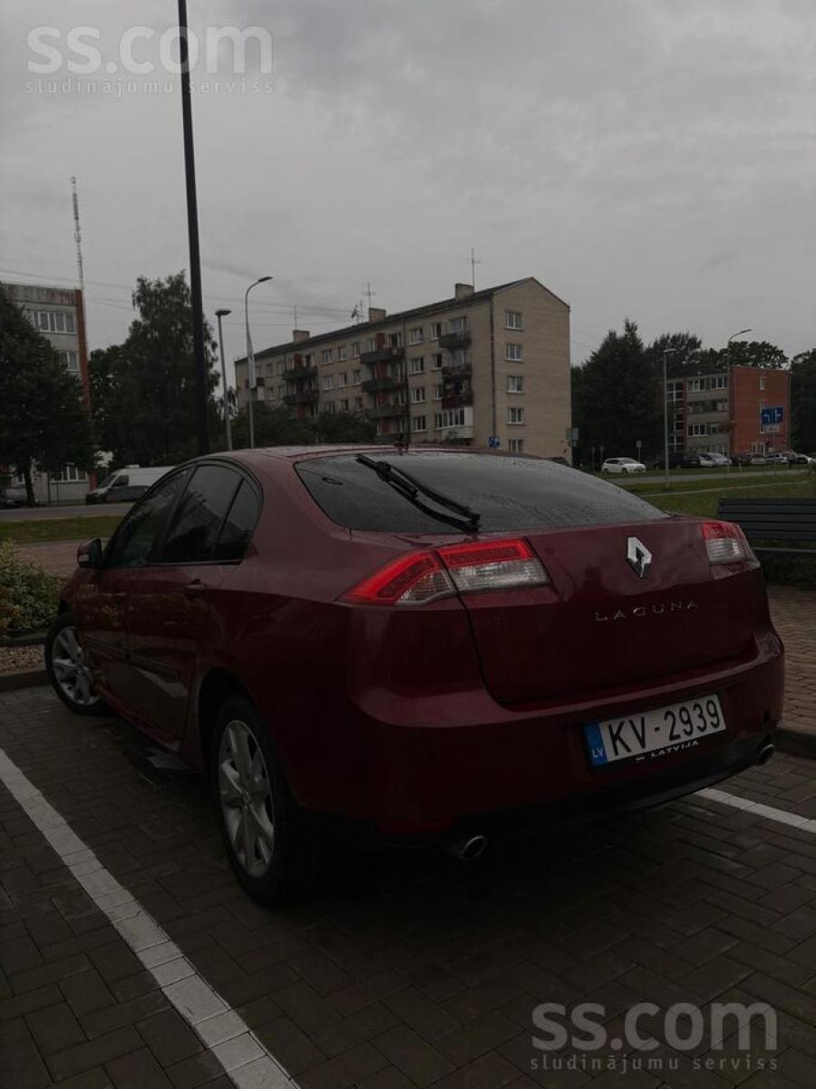 Sarkans Renault Laguna 2008 Rīga, ar dzinēja tilpumu 2.00 L un nobraukumu 337 tūkst. km par 1650 €, foto 4 vietnē AUTOMOTO.COM.LV
