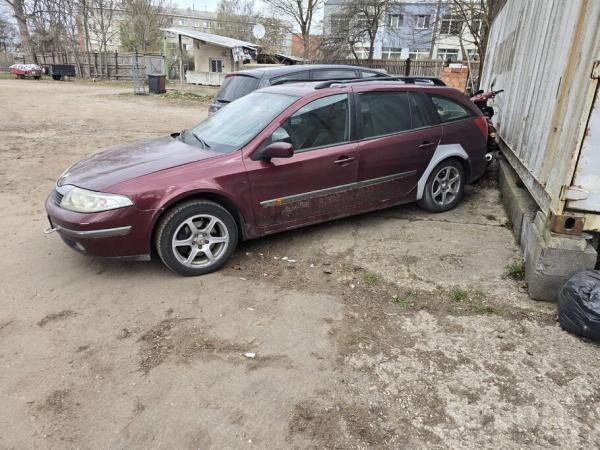 Красный Рено Лагуна 2005 в Рига, объемом двигателя 1.80 л и пробегом 380 тыс. км за 400 €, фото 4 на AUTOMOTO.COM.LV