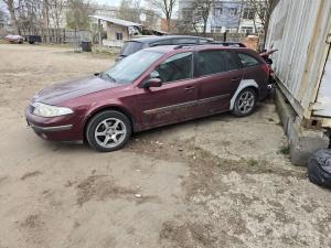Red Renault Laguna 2005 in Riga, with an engine capacity of 1.80 L and mileage of 380 thousand km for 400 €, photo 5 on AUTOMOTO.COM.LV