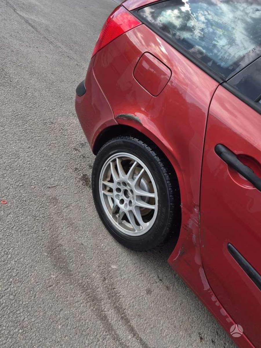 Sarkans Renault Laguna 2007 Šauļi, ar dzinēja tilpumu 1.99 L un nobraukumu 261 tūkst. km par 1000 €, foto 4 vietnē AUTOMOTO.COM.LV