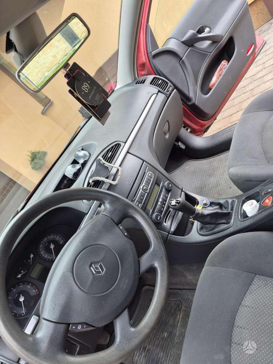 Sarkans Renault Laguna 2007 Šauļi, ar dzinēja tilpumu 1.99 L un nobraukumu 261 tūkst. km par 1000 €, foto 8 vietnē AUTOMOTO.COM.LV