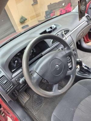 Sarkans Renault Laguna 2007 Šauļi, ar dzinēja tilpumu 1.99 L un nobraukumu 261 tūkst. km par 1000 €, foto 9 vietnē AUTOMOTO.COM.LV