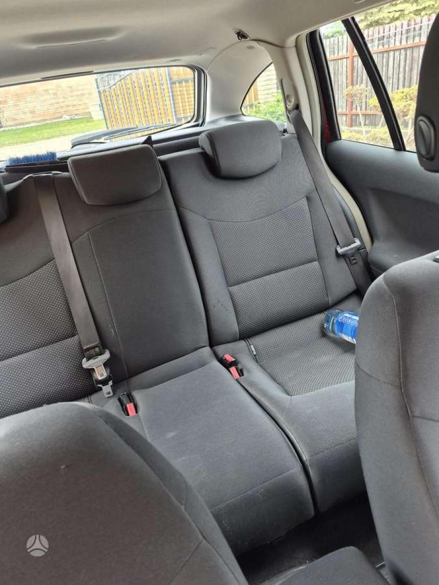 Sarkans Renault Laguna 2007 Šauļi, ar dzinēja tilpumu 1.99 L un nobraukumu 261 tūkst. km par 1000 €, foto 10 vietnē AUTOMOTO.COM.LV