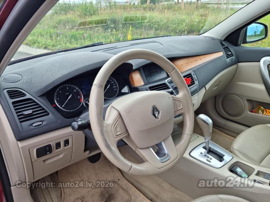 Sarkans Renault Laguna 2008 Tallina, ar dzinēja tilpumu 2.00 L un nobraukumu 256 tūkst. km par 2900 €, foto 8 vietnē AUTOMOTO.COM.LV