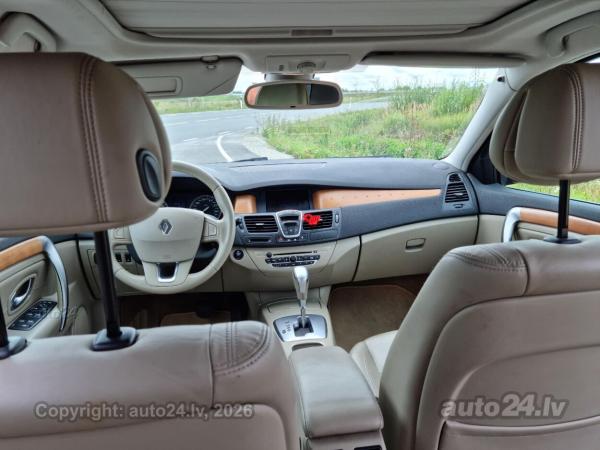 Sarkans Renault Laguna 2008 Tallina, ar dzinēja tilpumu 2.00 L un nobraukumu 256 tūkst. km par 2900 €, foto 9 vietnē AUTOMOTO.COM.LV
