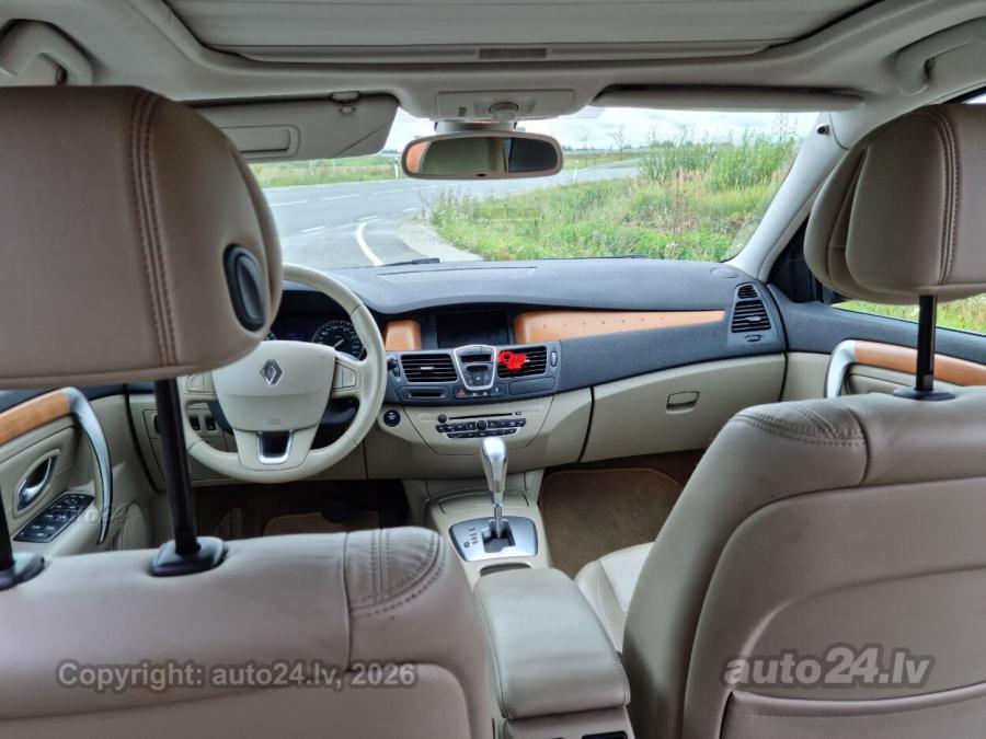 Sarkans Renault Laguna 2008 Tallina, ar dzinēja tilpumu 2.00 L un nobraukumu 256 tūkst. km par 2900 €, foto 9 vietnē AUTOMOTO.COM.LV