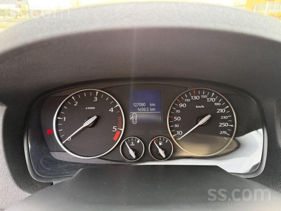 Red Renault Laguna 2009 in Riga, with an engine capacity of 1.50 L and mileage of 127 thousand km for 5150 €, photo 11 on AUTOMOTO.COM.LV