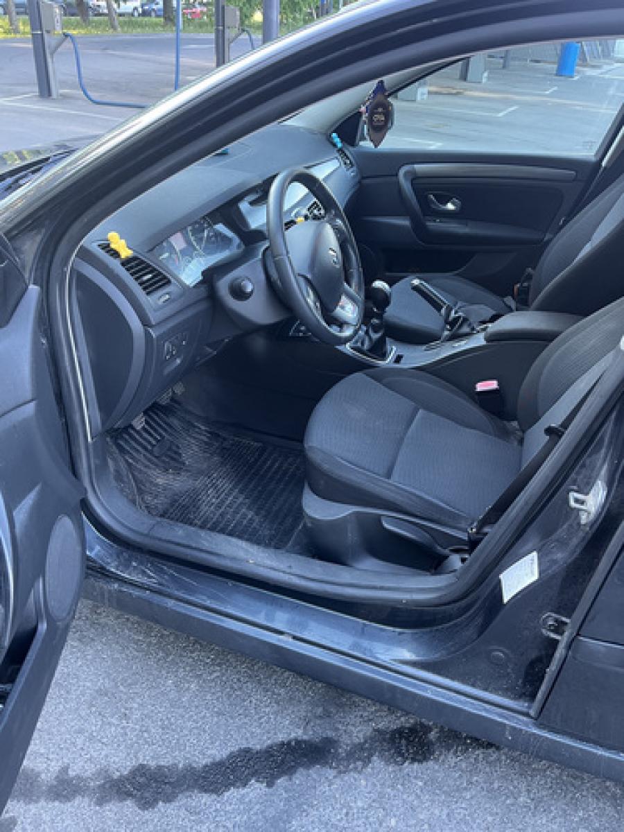 Renault Laguna 2008 Tallina, ar dzinēja tilpumu 0.00 L un nobraukumu 0 tūkst. km par 1600 €, foto 8 vietnē AUTOMOTO.COM.LV