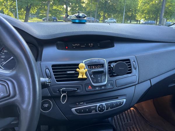 Renault Laguna 2008 in Tallinn, with an engine capacity of 0.00 L and mileage of 0 thousand km for 1600 €, photo 9 on AUTOMOTO.COM.LV