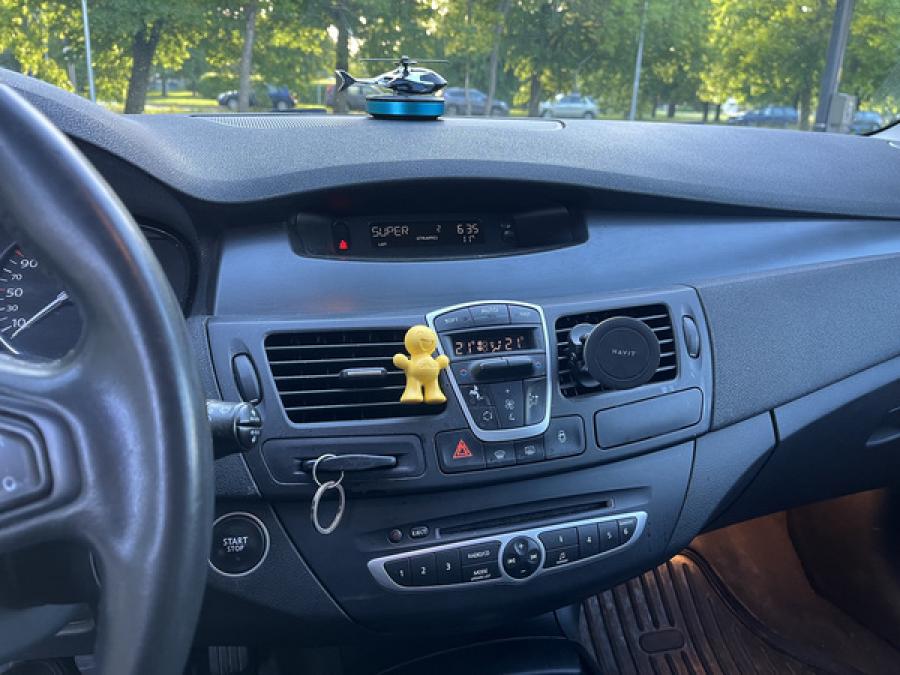Renault Laguna 2008 Tallina, ar dzinēja tilpumu 0.00 L un nobraukumu 0 tūkst. km par 1600 €, foto 10 vietnē AUTOMOTO.COM.LV