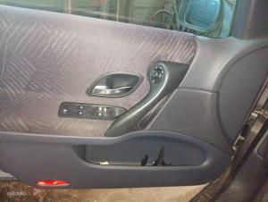 Renault Laguna 2001 Valga, ar dzinēja tilpumu 1.90 L un nobraukumu 198 tūkst. km par 2000 €, foto 24 vietnē AUTOMOTO.COM.LV