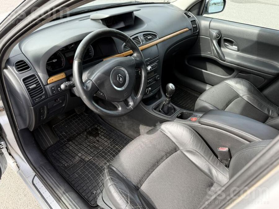 Renault Laguna 2005 Rīga, ar dzinēja tilpumu 1.90 L un nobraukumu 0 tūkst. km par 950 €, foto 10 vietnē AUTOMOTO.COM.LV