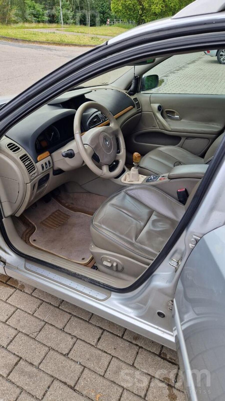 Renault Laguna 2005 Rīga, ar dzinēja tilpumu 1.90 L un nobraukumu 254 tūkst. km par 1890 €, foto 10 vietnē AUTOMOTO.COM.LV
