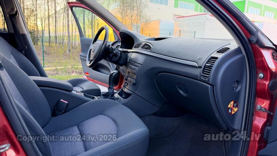 Renault Laguna 2007 Tallina, ar dzinēja tilpumu 2.00 L un nobraukumu 273 tūkst. km par 1999 €, foto 15 vietnē AUTOMOTO.COM.LV