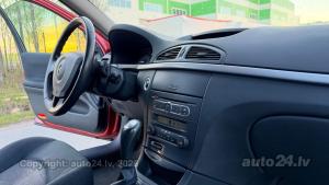 Renault Laguna 2007 Tallina, ar dzinēja tilpumu 2.00 L un nobraukumu 273 tūkst. km par 1999 €, foto 16 vietnē AUTOMOTO.COM.LV