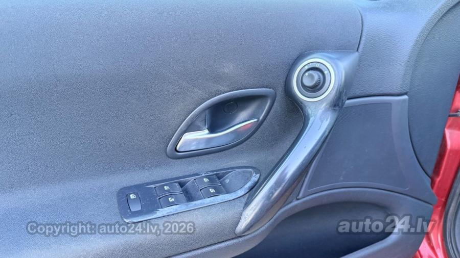 Renault Laguna 2007 Tallina, ar dzinēja tilpumu 2.00 L un nobraukumu 273 tūkst. km par 1999 €, foto 19 vietnē AUTOMOTO.COM.LV