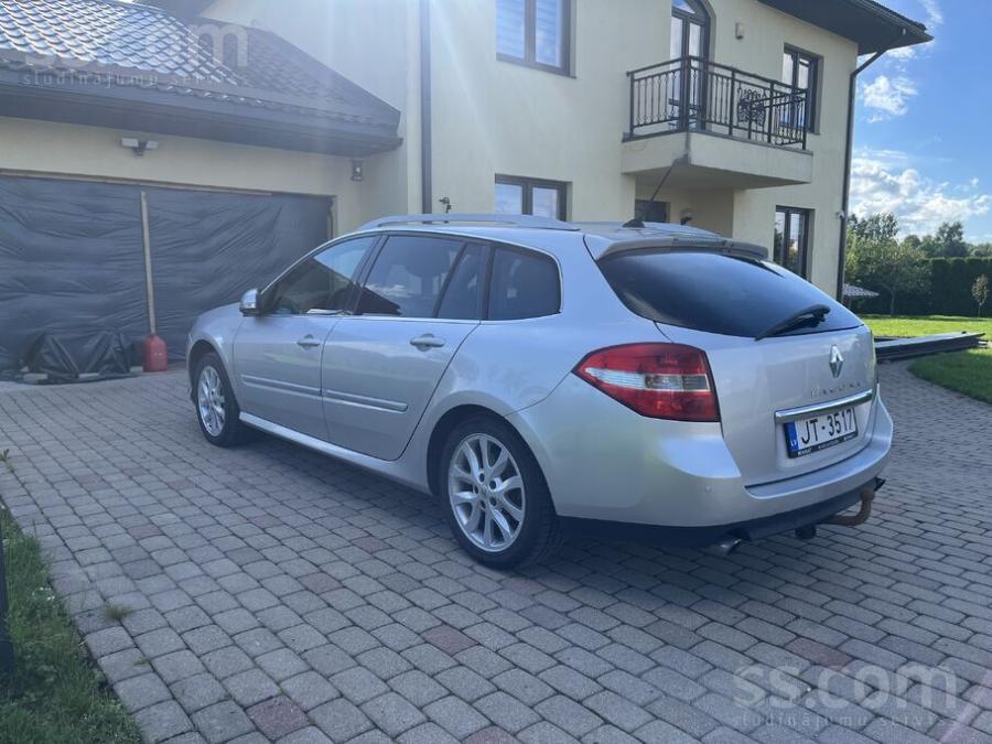 Renault Laguna 2009 in Riga, with an engine capacity of 2.00 L and mileage of 381 thousand km for 1900 €, photo 4 on AUTOMOTO.COM.LV