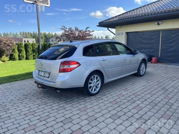 Renault Laguna 2009 in Riga, with an engine capacity of 2.00 L and mileage of 381 thousand km for 1900 €, photo 4 on AUTOMOTO.COM.LV