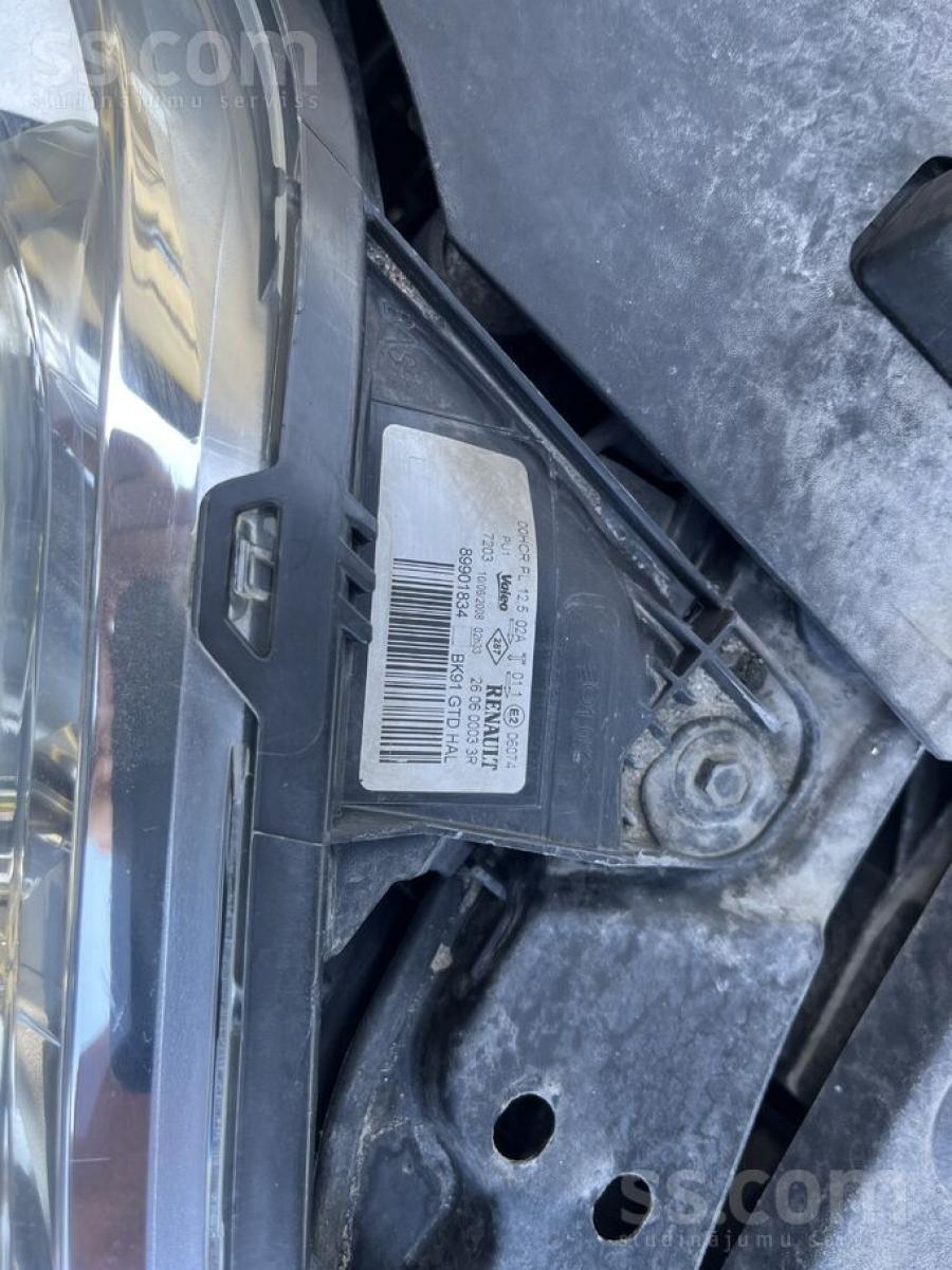 Renault Laguna 2009 in Riga, with an engine capacity of 2.00 L and mileage of 381 thousand km for 1900 €, photo 18 on AUTOMOTO.COM.LV
