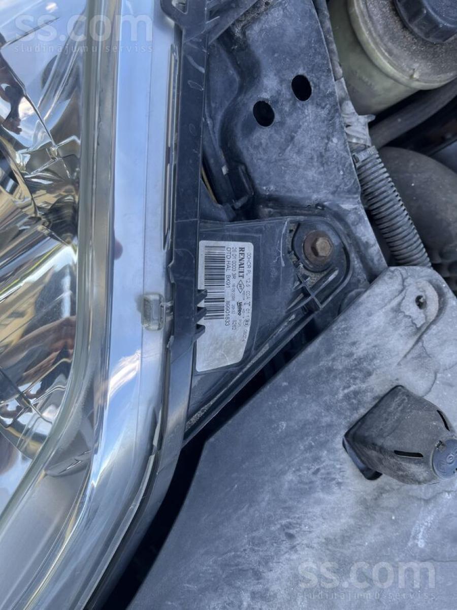 Renault Laguna 2009 in Riga, with an engine capacity of 2.00 L and mileage of 381 thousand km for 1900 €, photo 19 on AUTOMOTO.COM.LV